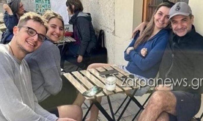 Η οικογένεια Μητσοτάκη για καφέ στα Χανιά - dailypost.gr