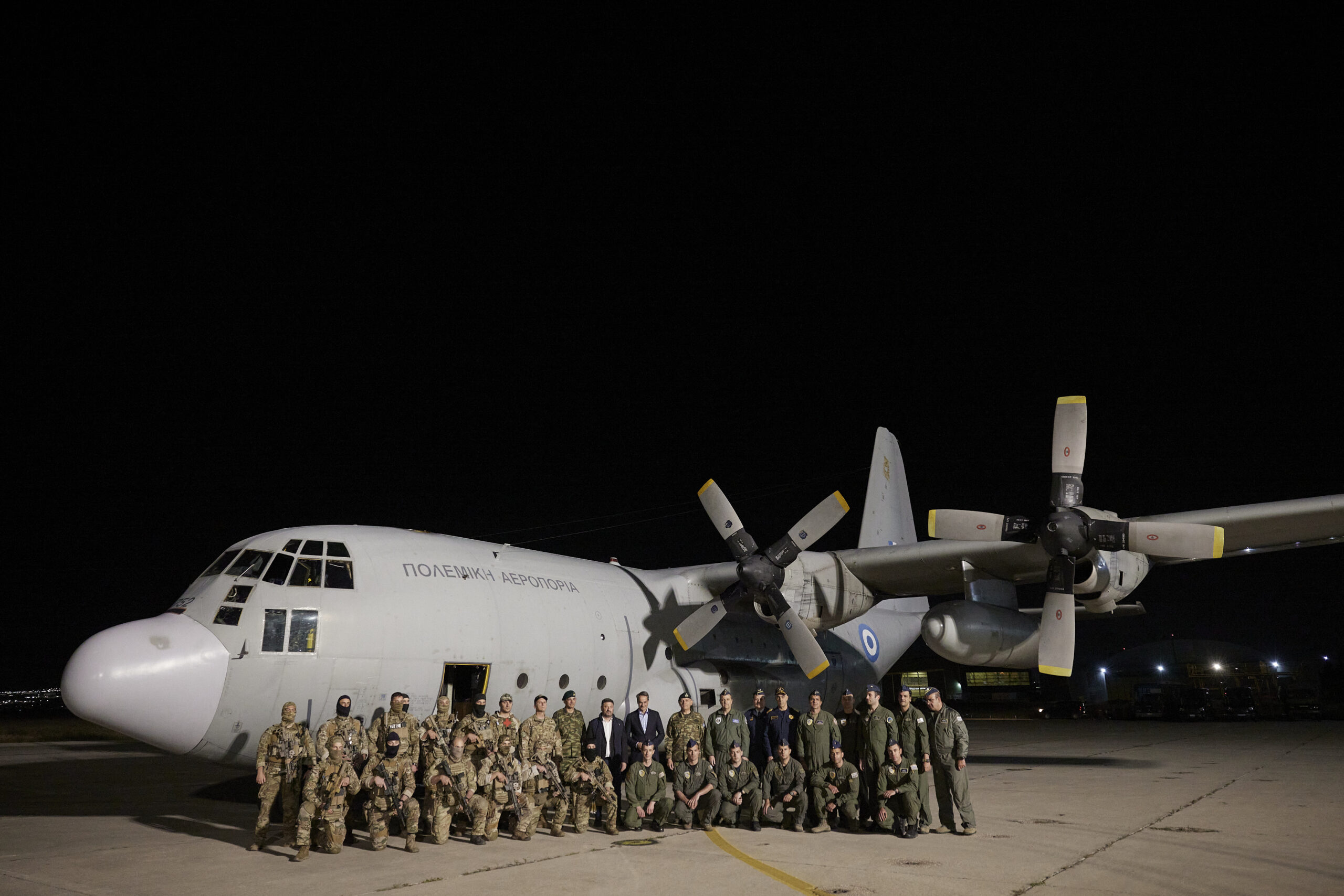 Επέστρεψαν από το Σουδάν 39 άτομα με το C-130 της Πολεμικής Αεροπορίας ...