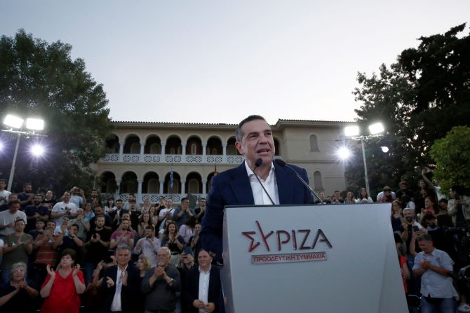 Ο Τσίπρας συνεχίζει την αυτοκριτική: «Αλλάζουμε, δυναμώνουμε, προχωράμε ...