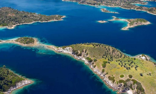 Γαλάζιες σημαίες: Δεύτερη στον κόσμο η Ελλάδα με 617 καθαρές ακτές- Η ...
