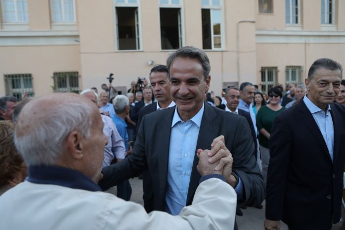 Μητσοτάκης: Στο πλευρό του Στεφανή που πέρασε πρώτος στον β΄γύρο ...