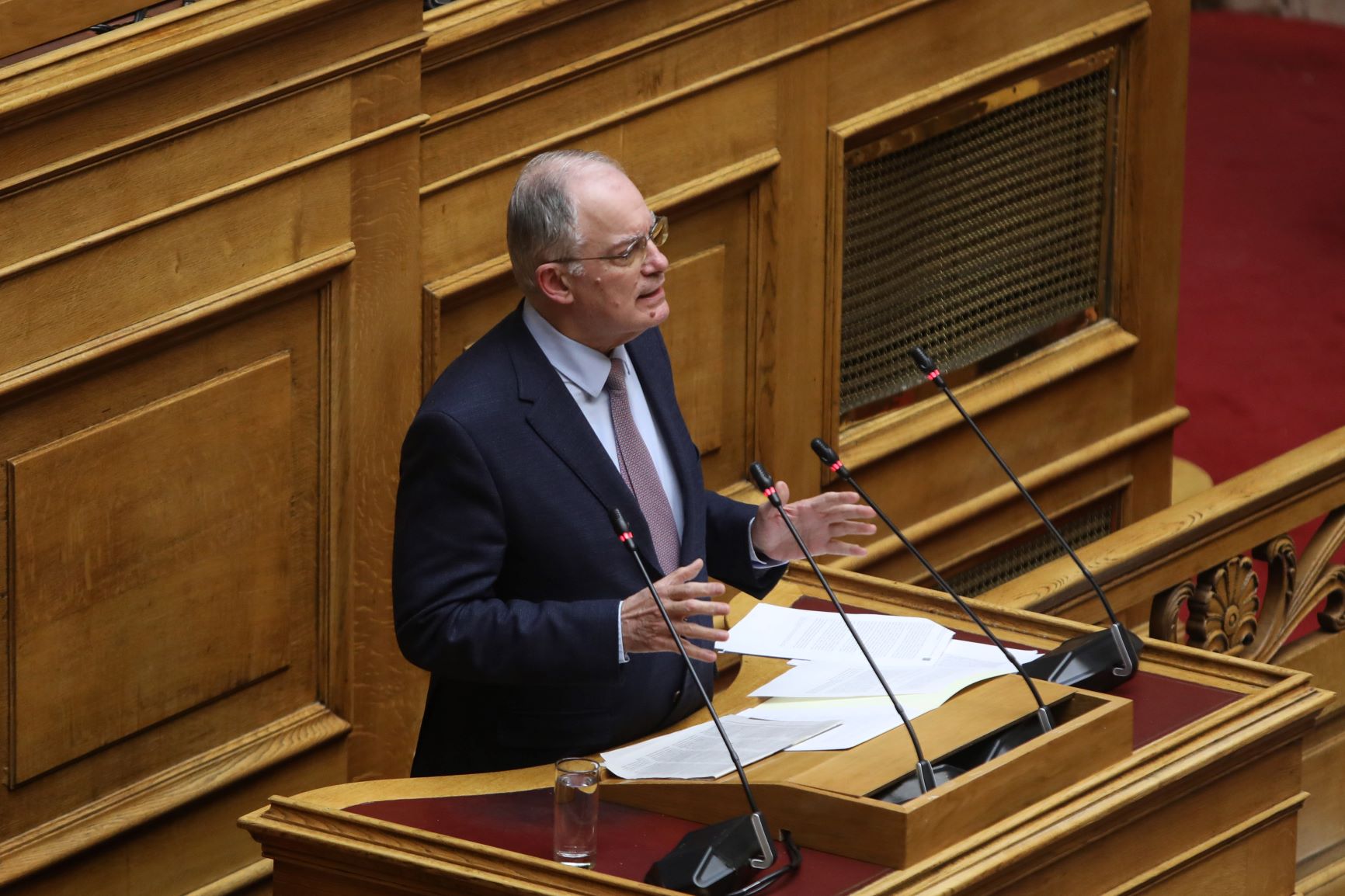 Ο Τασούλας κόβει τον μισό μισθό του Πολάκη – «Ντρέπομαι που αναγκάζομαι ...