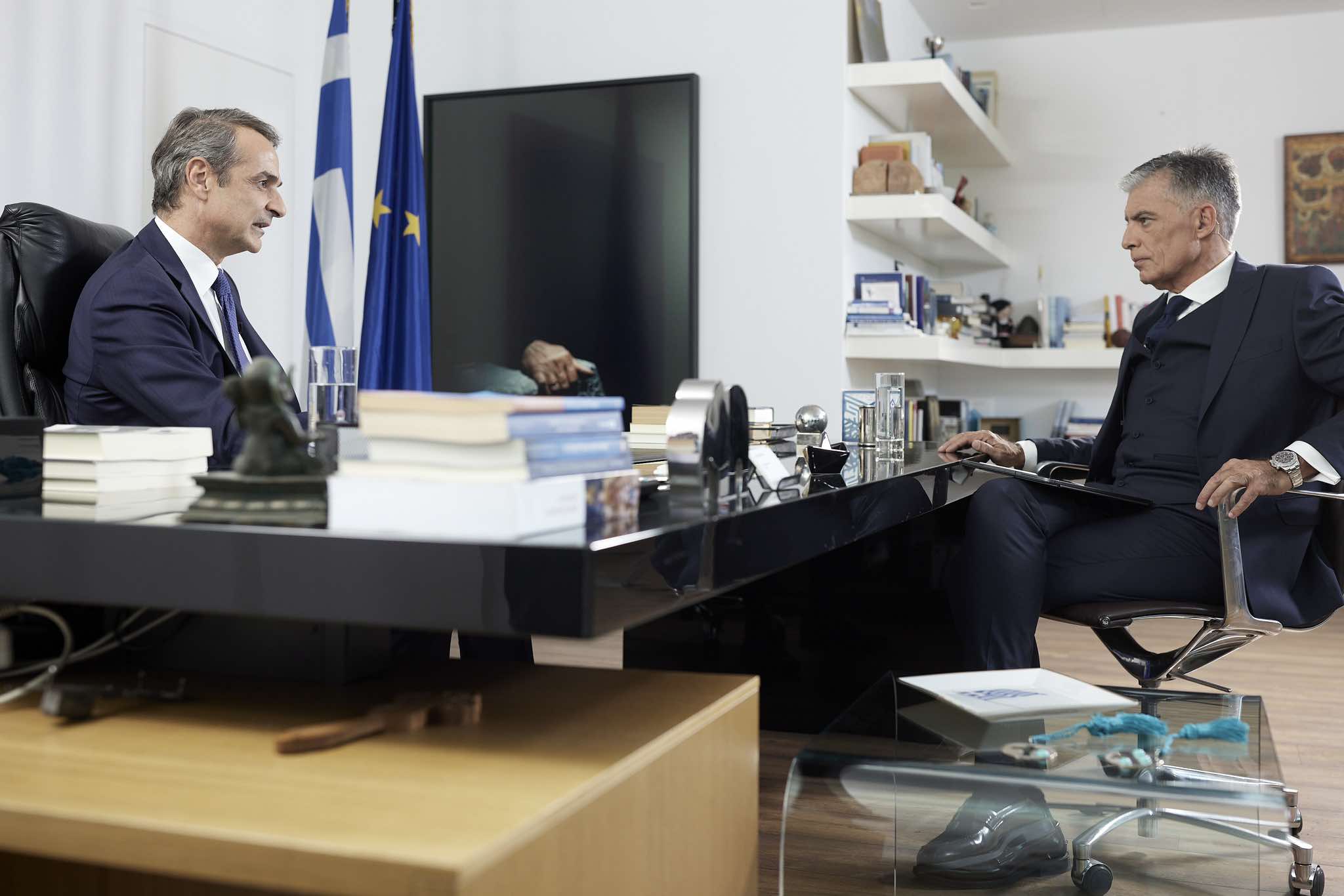 Δείτε live τη συνέντευξη του πρωθυπουργού Κυριάκου Μητσοτάκη στο Mega ...